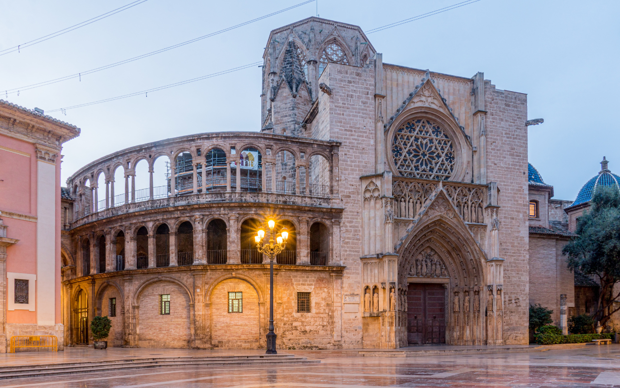 El Reino de Valencia en la Corona de Aragón: Historia y legado